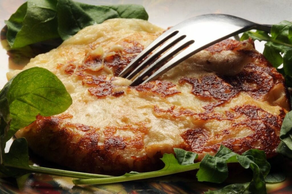 Frico: ricetta originale del piatto tipico friulano con patate e formaggio