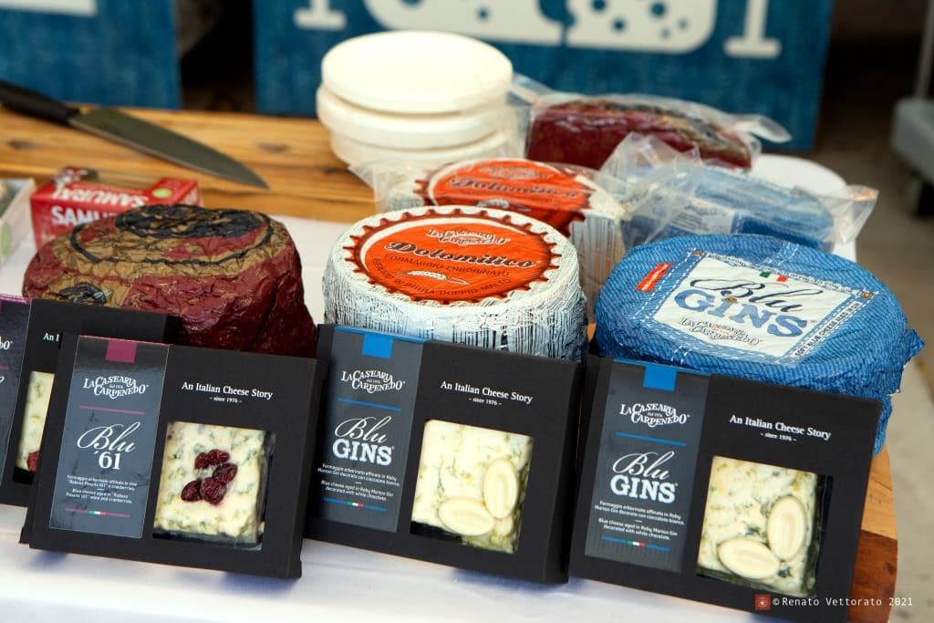 Blu 61: storia e provenienza dell'iconico formaggio erborinato